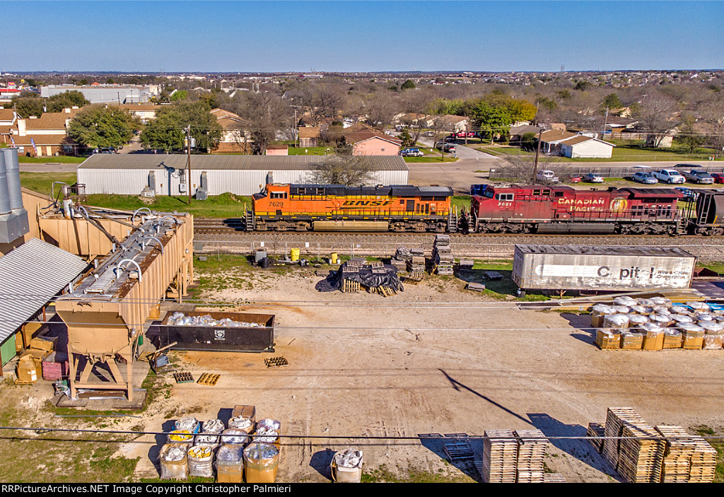 BNSF 7629 and CP 9651 Lead U-PLUCPG0-06